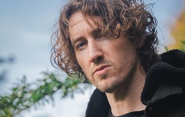 "The Hardest Love": nuovo album di Dean Lewis